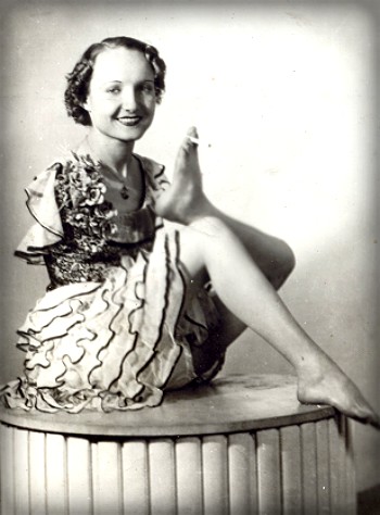 Armless Wonder Kittie Smith Astonished Nineteenth Century Audiences ...