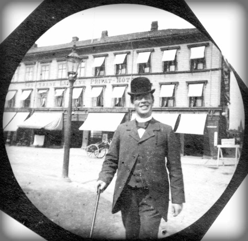Carl Størmer Captured Candid Expressions With His Victorian Era Spy Camera